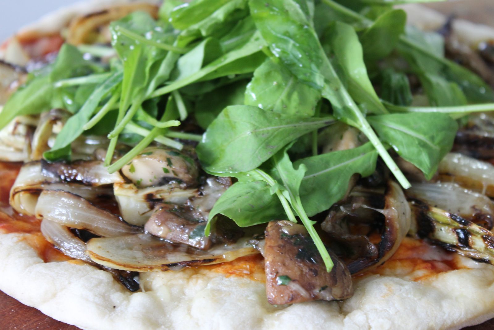Pizza de Hongos , hinojos y rucula para terminar la semana. | Santiago ...